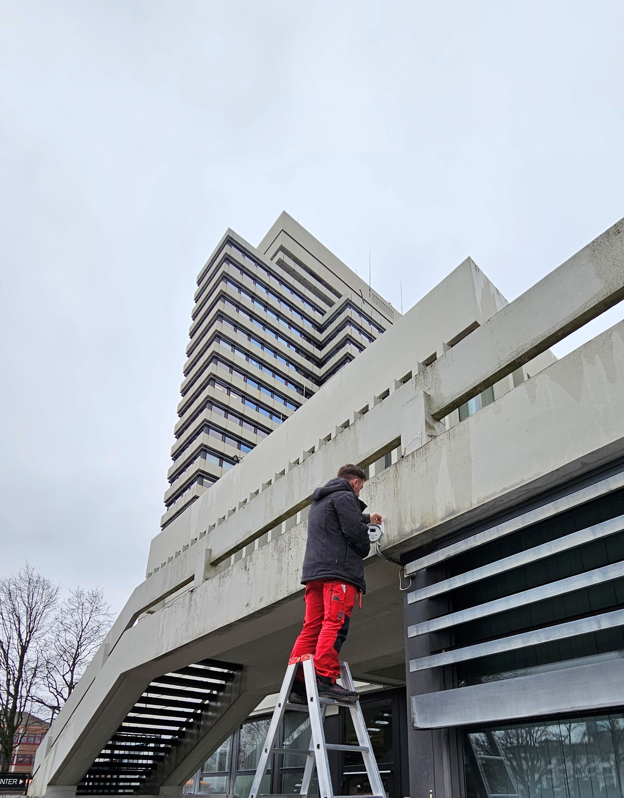 Rathausvorplatz: Kameras werden aufgehängt - Stadt Kaiserslautern